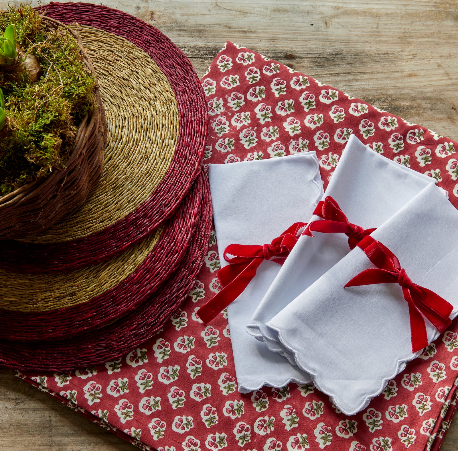 White Mini Scallop Napkin
